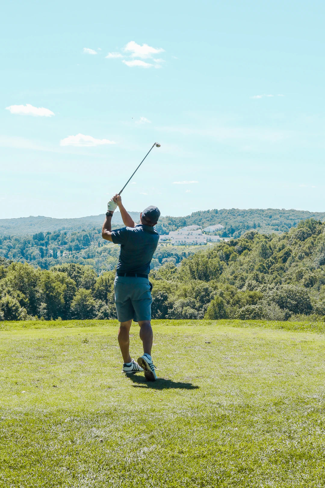 Stylish Men's Golf Polos with Performance Features